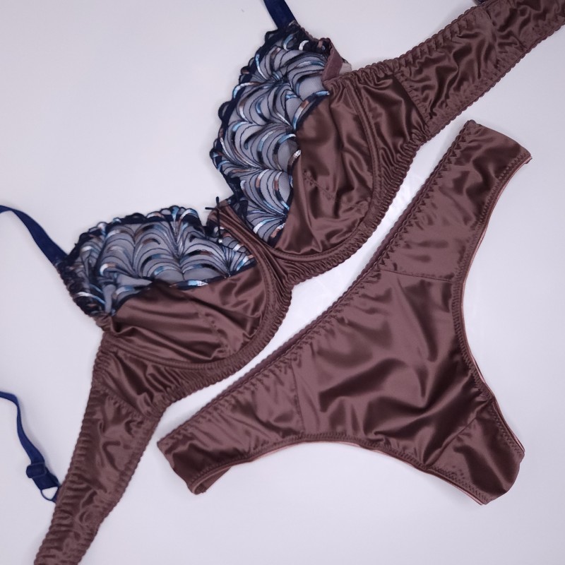 Terra Comfort: Beige Satin Thongs for Men