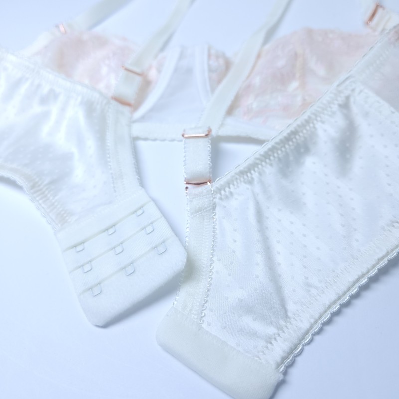 Satin Blush: Male Lace AA Bra in Light Cream