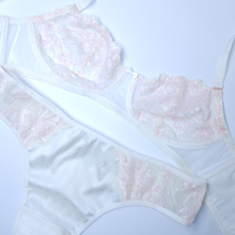 Satin Blush: Male Lace AA Bra in Light Cream
